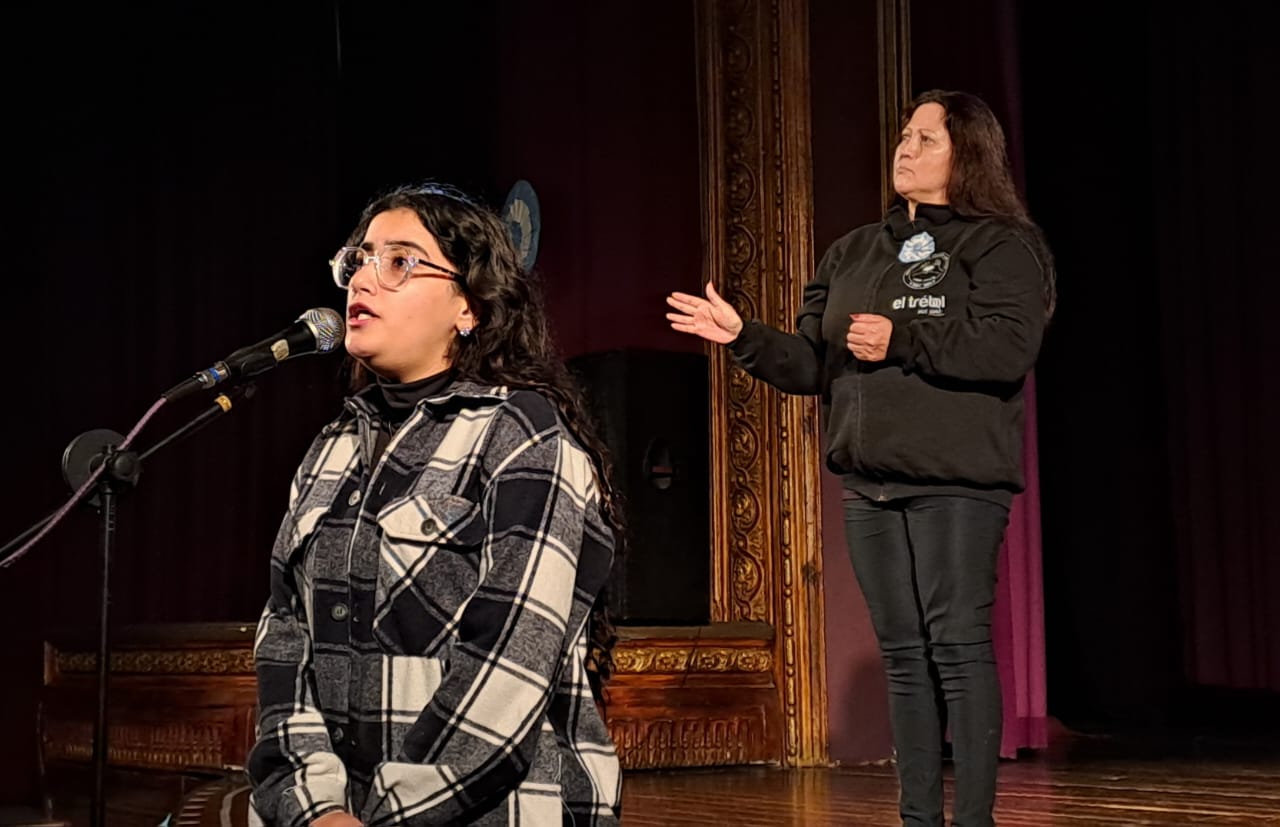 El 25 de mayo se vivió con profunda emoción en el Teatro Cervantes ...