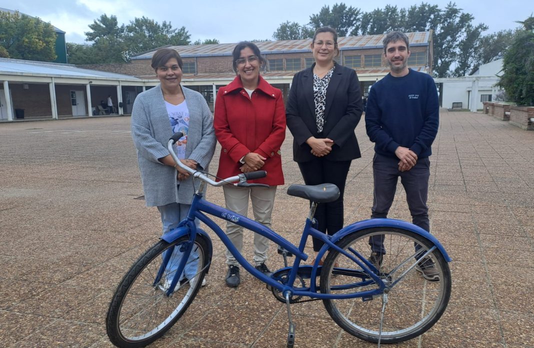 “La solidaridad se hace andando”: Nueva entrega de una bicicleta para ...